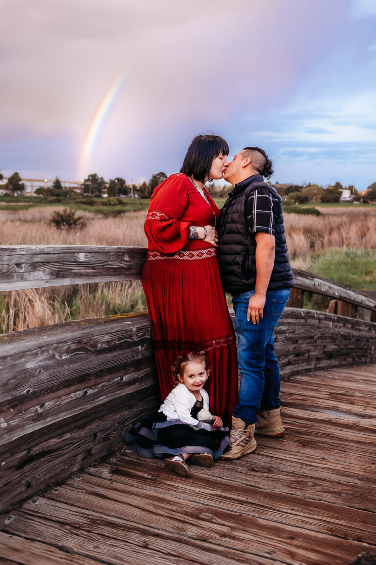Maternity Photos at the Martinez Waterfront | Jenn Chen Photography